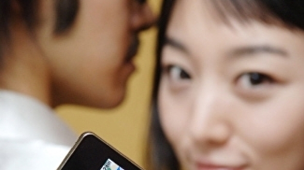 LG전자, 10.95㎜ 초소형 지상파DMB폰 출시