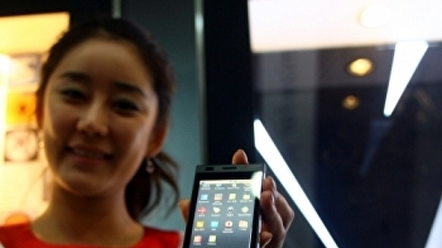 [포토]SKT-KT용 LG 옵티머스폰