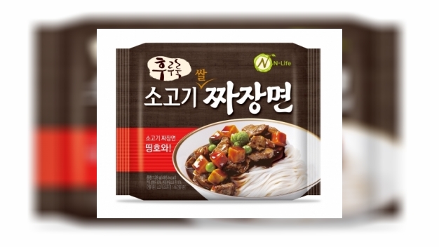 농심, 쌀국수로 만든 '후루룩 소고기짜장면' 출시