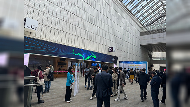 [현장] EVS37, 현대차·기아·LG엔솔·삼성SDI 총출동…'전기차 기술 각축'