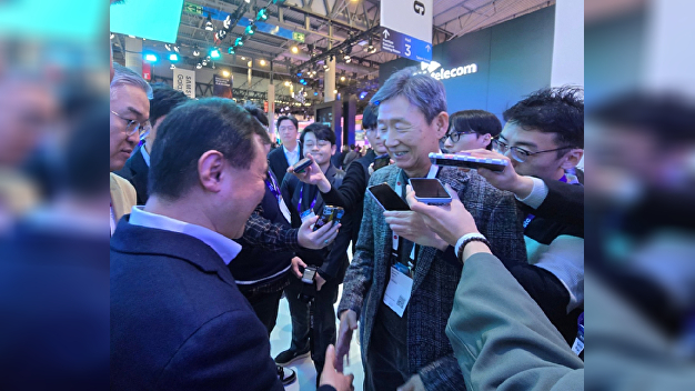 [MWC 2024] SKT 이어 LG유플도 삼성에 손내밀어..."AI 혈맹, 판 커진다"