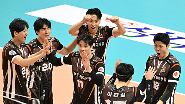 '신호진 34점' OK금융, 삼성화재 3-1 제압…창단 첫 KOVO컵 우승